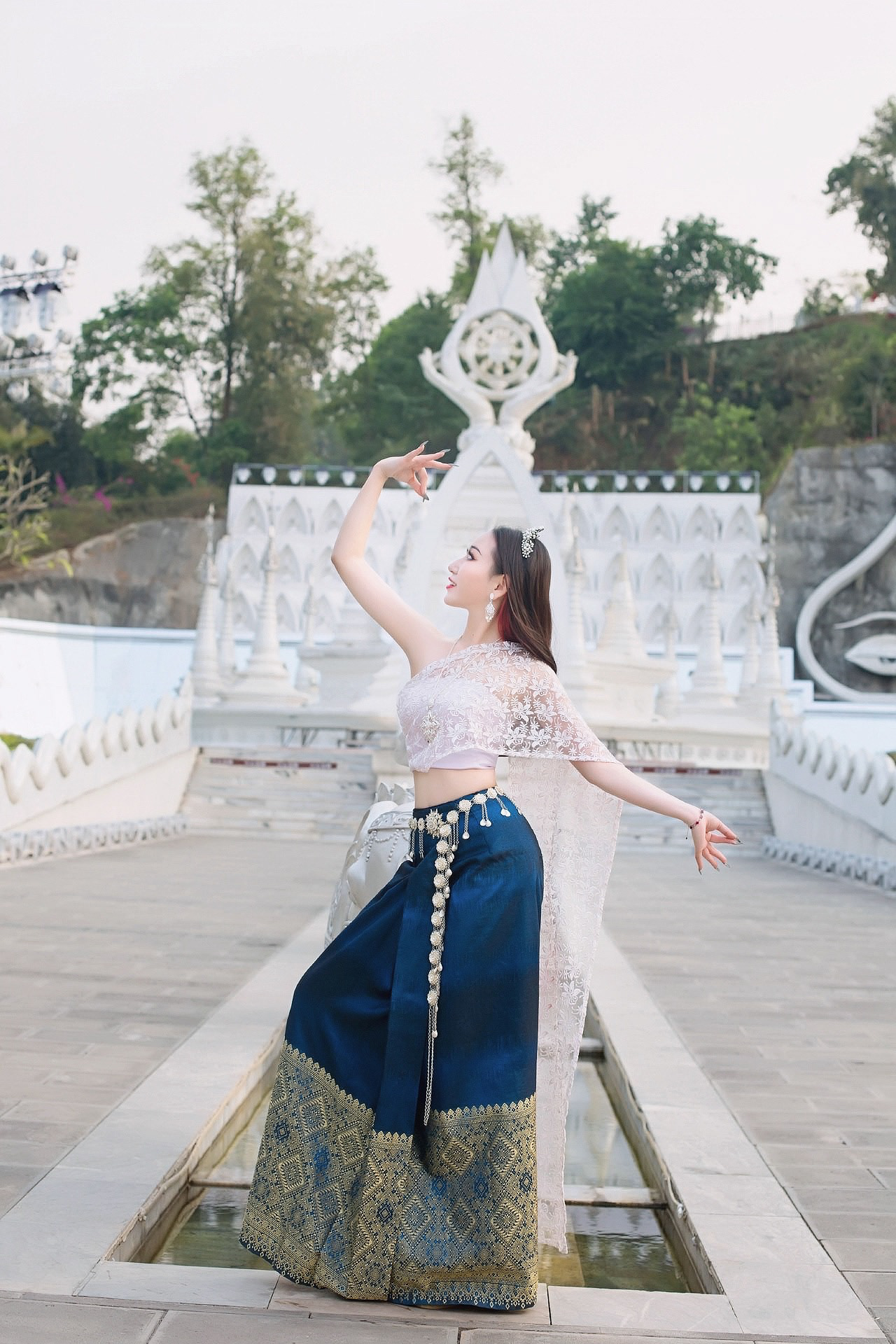 He Su - The Traditional Clothing of the Dai People