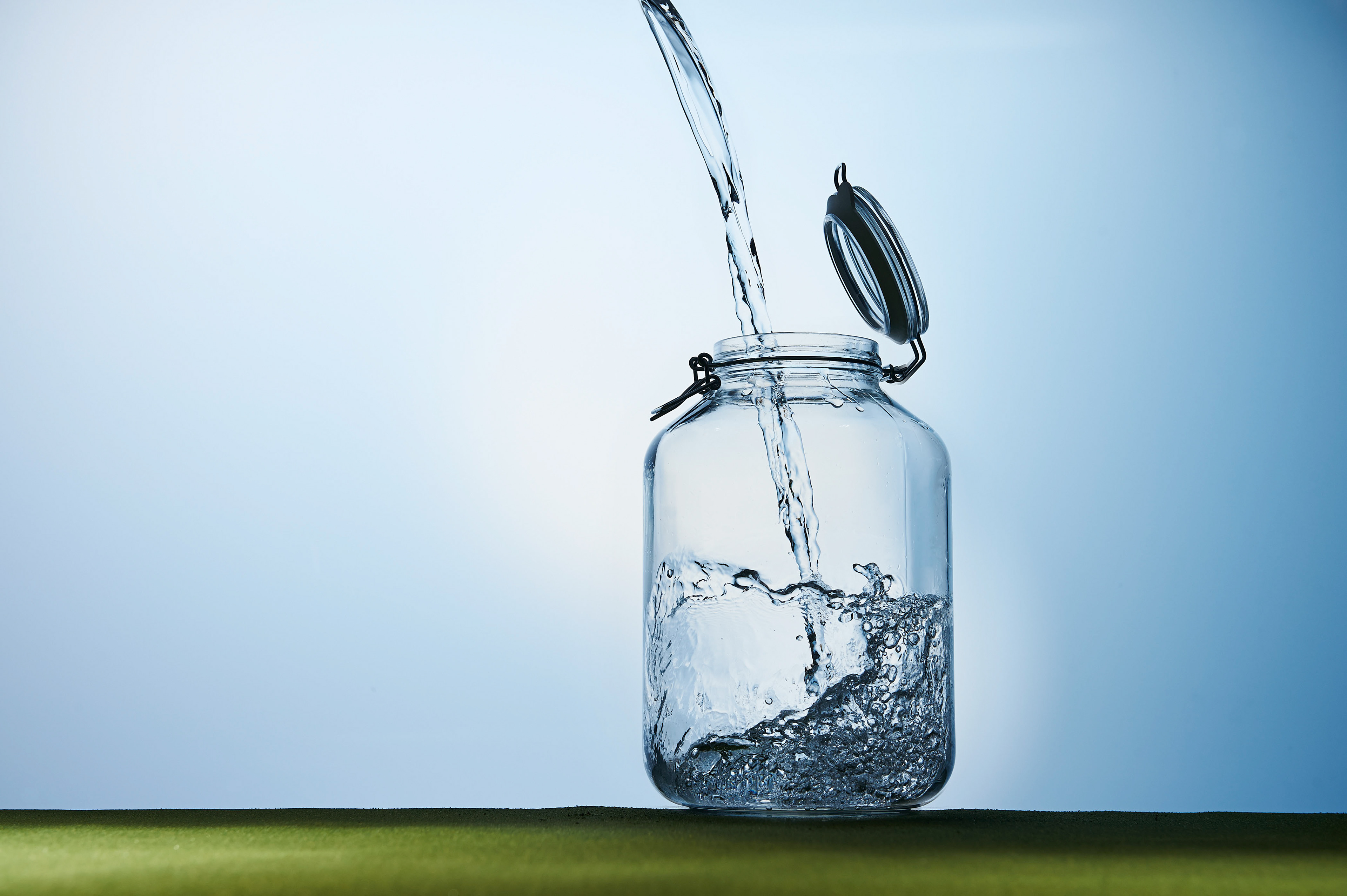 Scott Peterson | Director of Photography - Liquids, Pours and Splashes