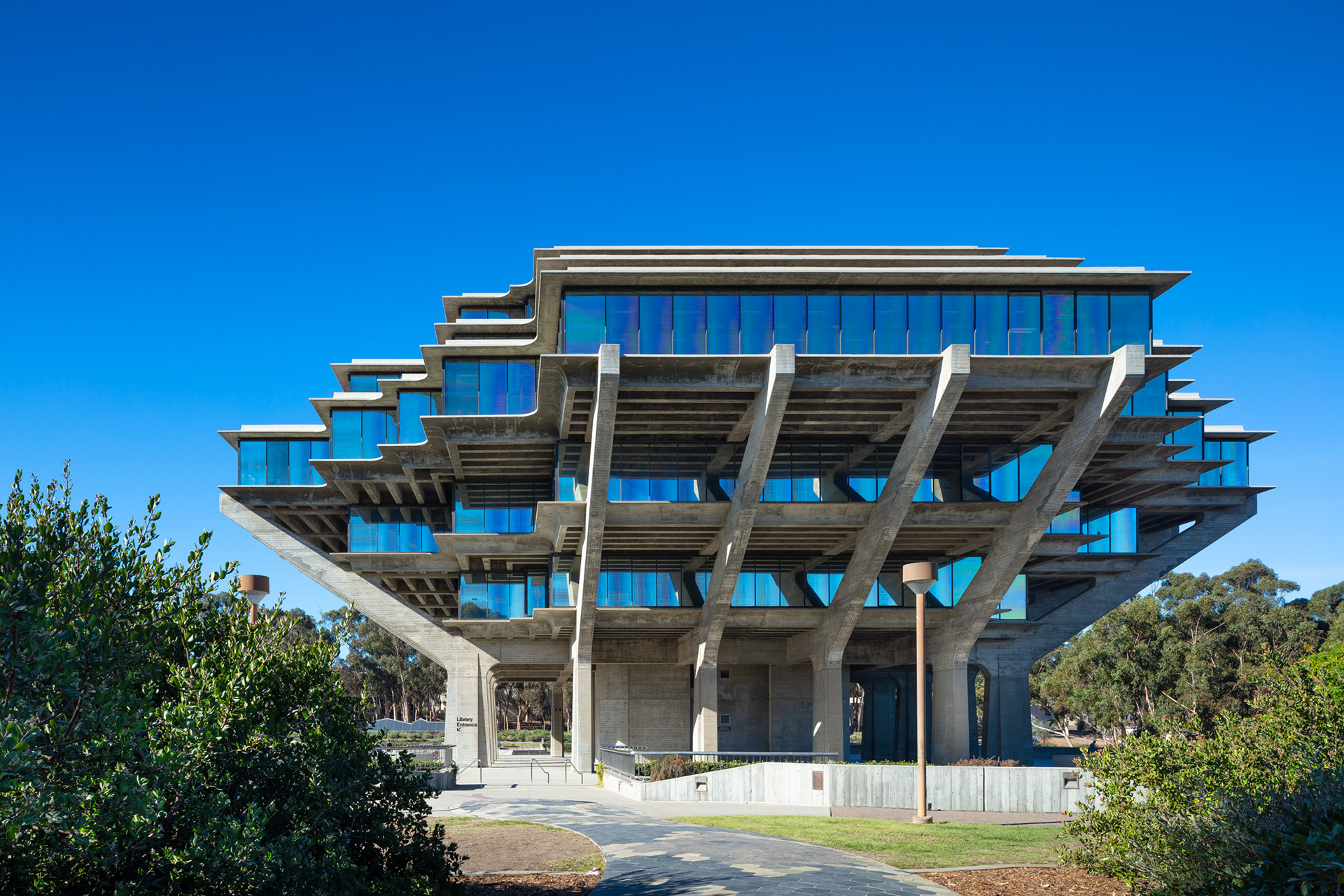 Pete Sieger's Portfolio - UCSD Geisel Library