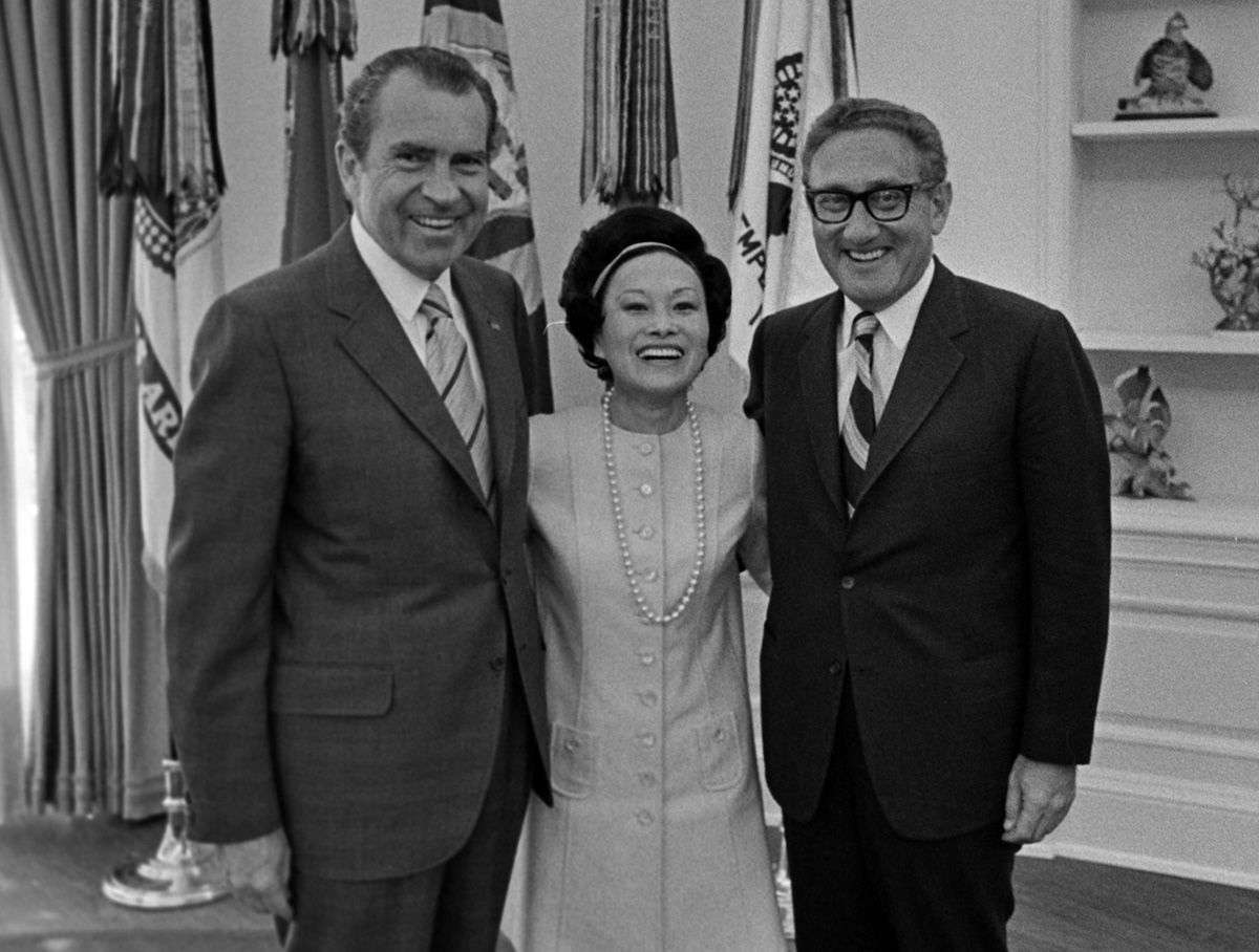 Dirty Tricks: Nixon, Watergate and the CIA - Anna Chennault