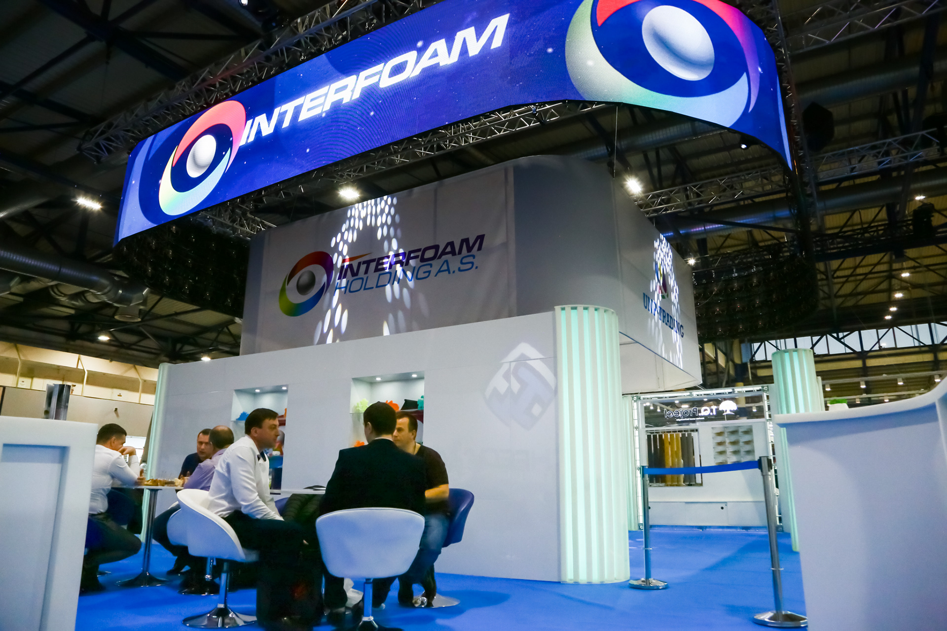 ARTTECHNOLOGY CREATiVE Lab - Multimedia Exhibition Stand - Interfoam ...