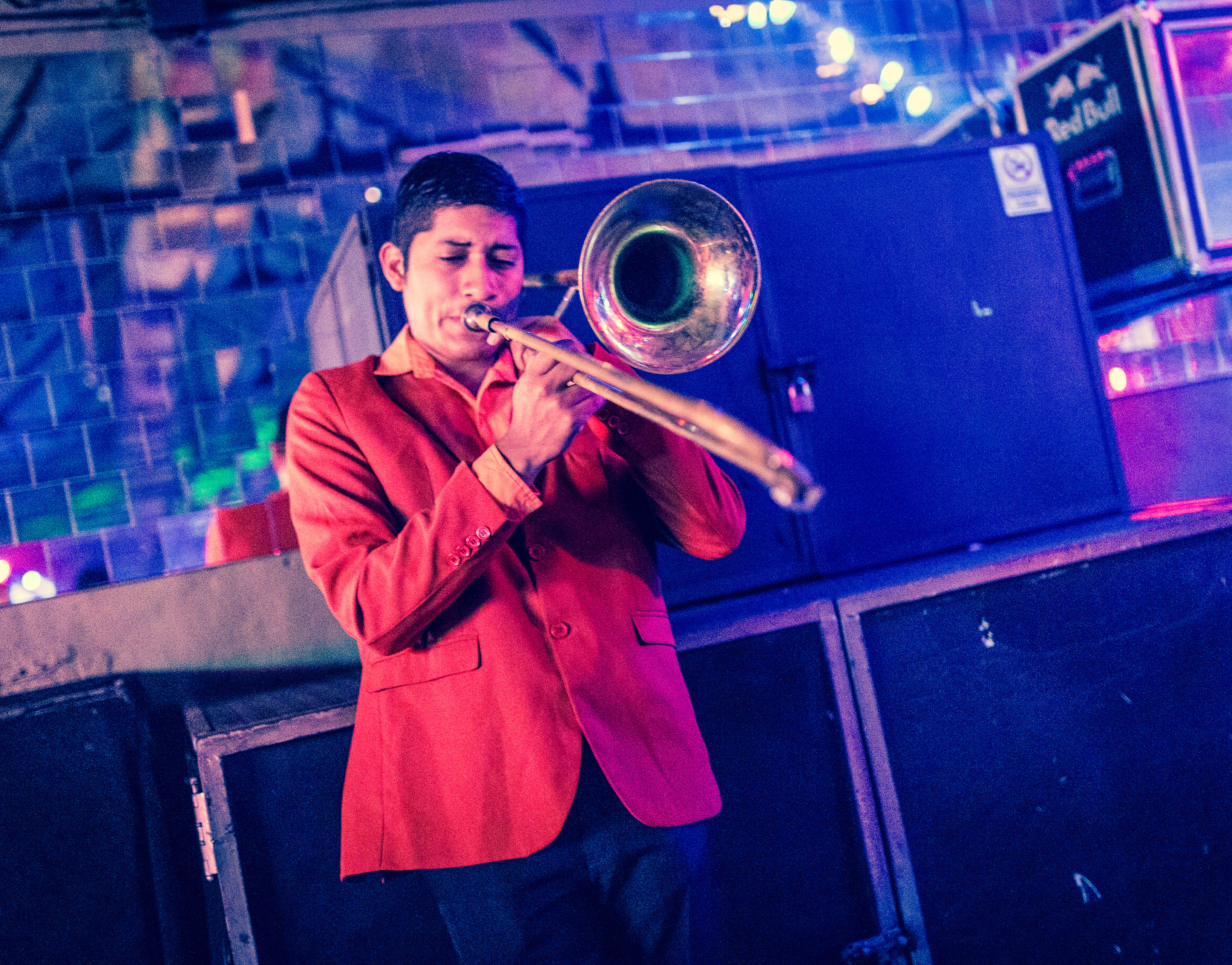 Tomas Alexander - Editorial